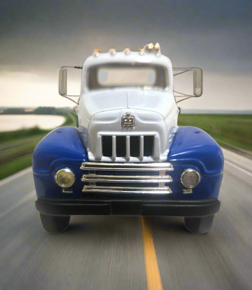 First Gear 1959 International RF-200 Tandem Axle Tractor w/ Lowboy Tra ...